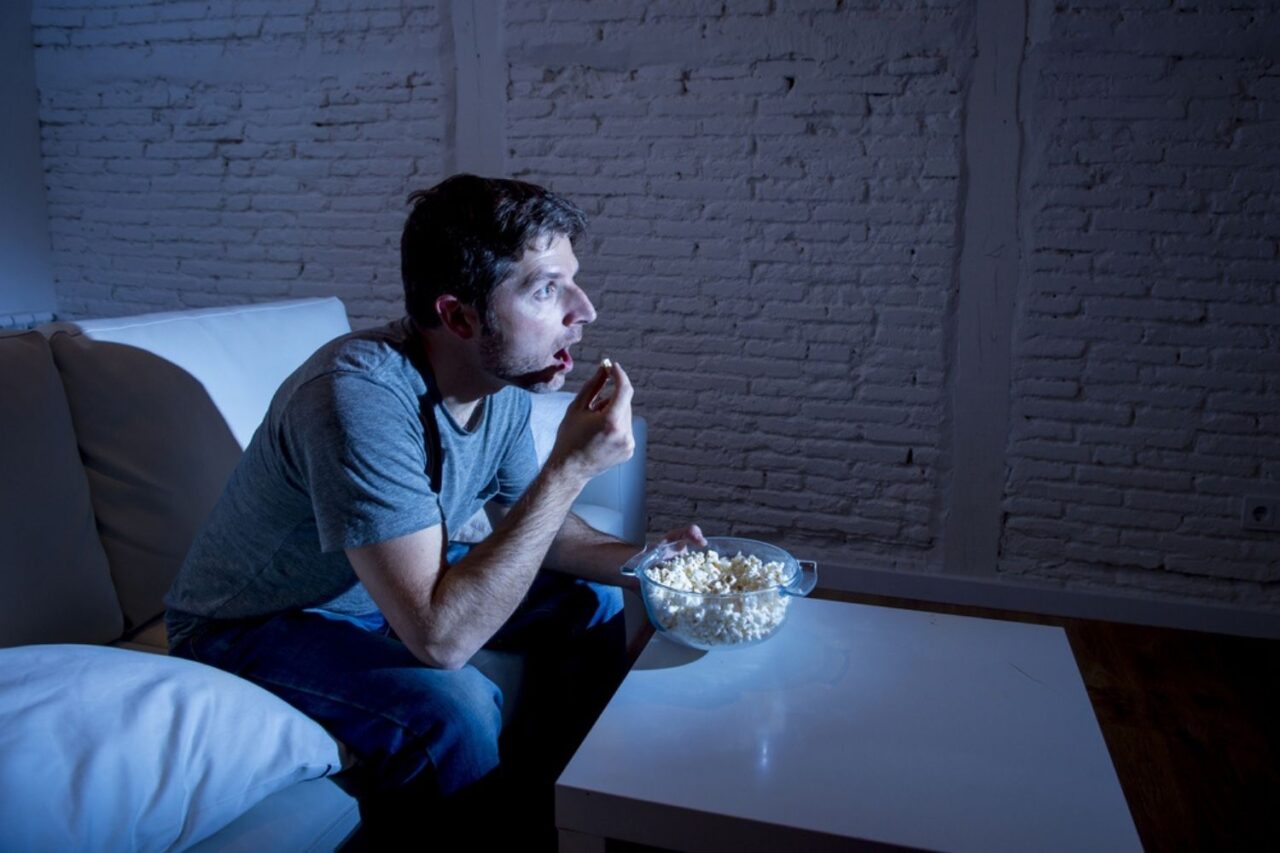 Study Reveals Watching Less TV Could Cut Heart Disease - Men's Health ...