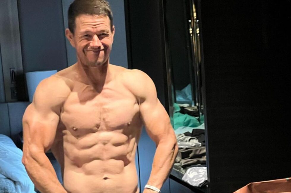 The Complete Diet And Workout Routine Of Mark Wahlberg - Men's Health ...