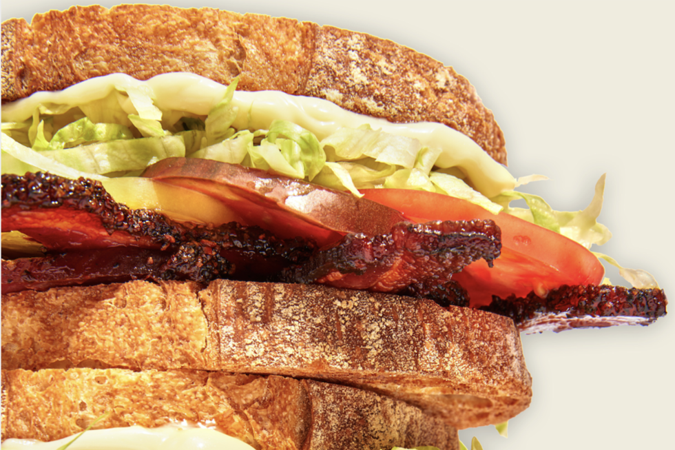 There’s Only One Right Way To Build The Ultimate BLT - Men's Health ...